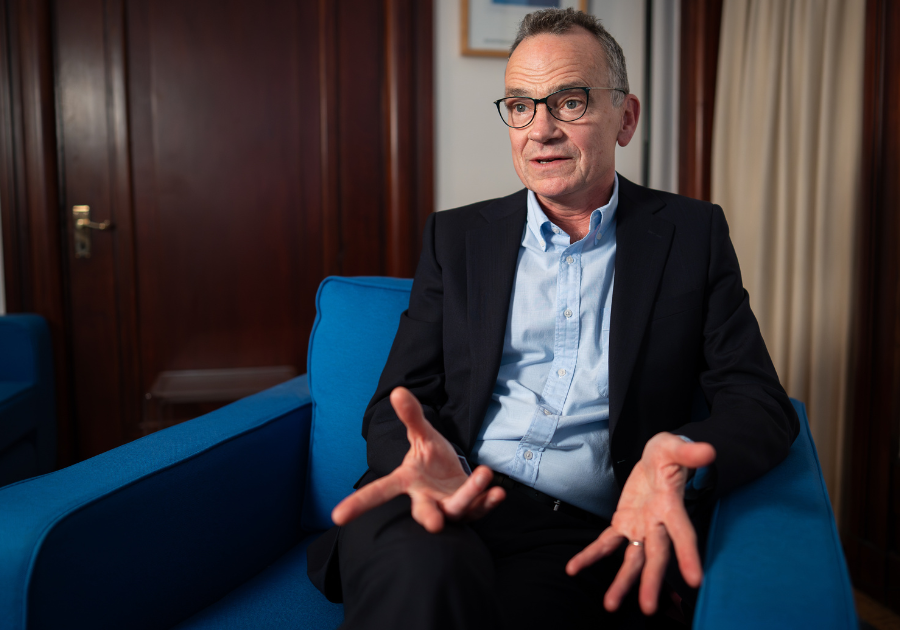 Rise of dangerous health information in UK risks 'lost generation' | LSHTM